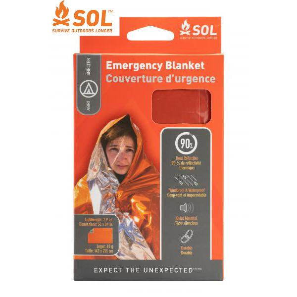SOL エマージェンシーブランケット 1人用1人で使うサイズの非常用ブランケットです。ポリエチレン素材に高純度のアルミ蒸着加工を施し、アルミ面は体が放射する体熱の90%を反射します。使うときは簡単に広げられ、音も静かです。また引き裂き強度が...