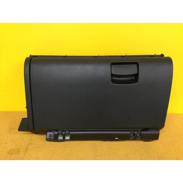 **** 商品説明を必ずご確認ください ****部品管理番号：000052205570210メーカー純正品番：66121FL000VH部品名：グローブBOX部品区分：リサイクル品車名：フォレスター車両タイプ名：5DJワゴン通称型式：SKEA...