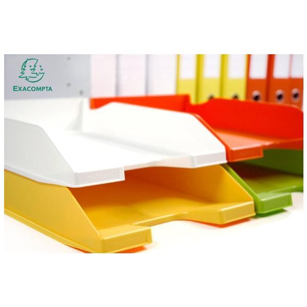 A4用紙（角2の封筒も可）が縦に入ります。販売単位は1個単位です。シトラスとブラウンは廃盤です。■サイズ（本体）：奥行346×横幅255×高さ65mm■内寸：奥行333×横幅242×高さ58mm■重さ：294g■材質：高密度ポリスチレン■生...