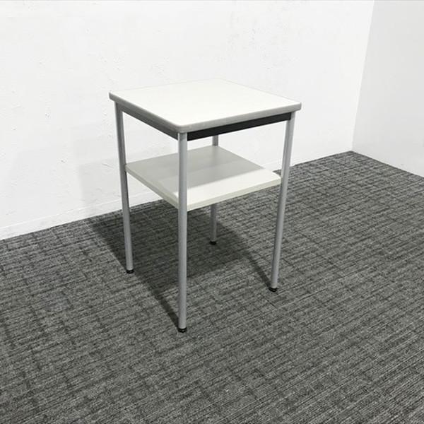 ■取り扱い番号AD-874055B■仕様メーカー : イトーキ製品名 : 電話台 VWL-011NMA-W7色素材 : ホワイトグレーW外寸 : 幅450mm 奥行き450mm 高さ700mm ランク : Bランク■特徴天板:メラミン化粧板...