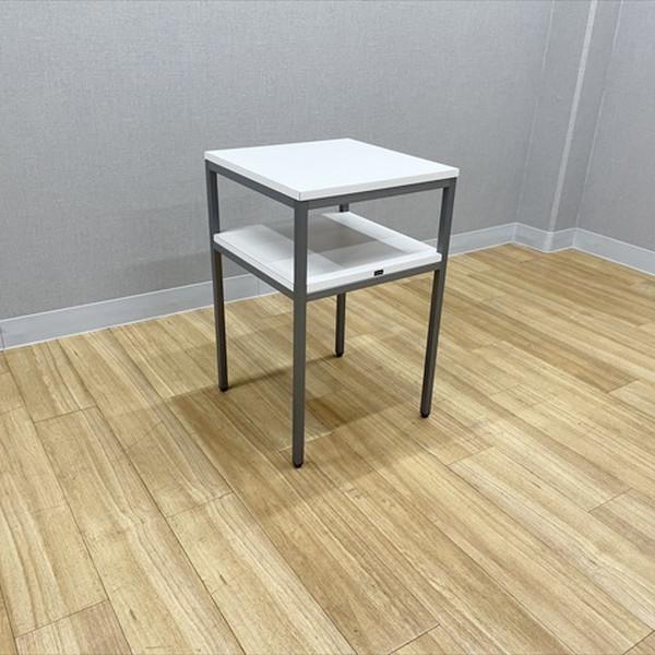 ■取り扱い番号AD-879763B■仕様メーカー : 内田洋行 ウチダ製品名 : 電話台 TC-30型色素材 : ピュアホワイト外寸 : 幅450mm 奥行き450mm 高さ700mm ランク : Bランク■特徴天板:高圧メラミン化粧板アジ...