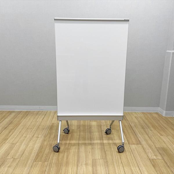 ■取り扱い番号BL-881589B■仕様メーカー : オカムラ製品名 : 脚付ホワイトボード 片面式 縦型 片面投影対応・暗線入り アルトトーク スタンドボード MV113Y H106色素材 : シルバーメタリック外寸 : 幅880mm 奥...
