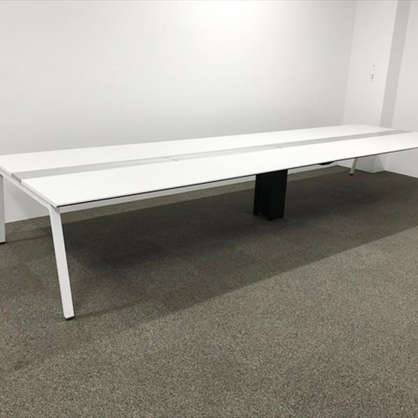 ■取り扱い番号DF-879351B■仕様メーカー : コクヨ製品名 : フリーアドレスデスク サイビTX 4枚天板 両面タイプ色素材 : ホワイト外寸 : 幅4800mm 奥行き1430mm 高さ720mm ランク : Bランク■特徴配線口...