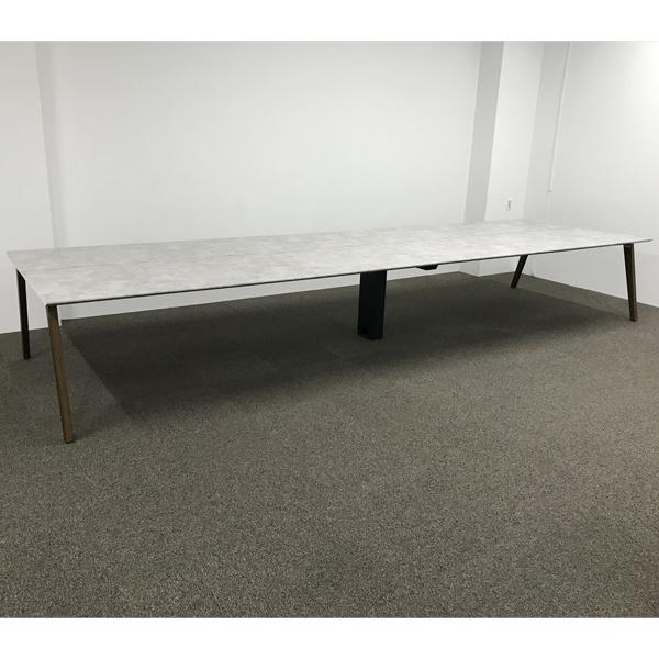 ■取り扱い番号DF-879594B■仕様メーカー : コクヨ製品名 : フリーアドレスデスク センティア 4枚天板 両面タイプ色素材 : プラウドアジャックス外寸 : 幅4800mm 奥行き1400mm 高さ720mm ランク : Bランク...