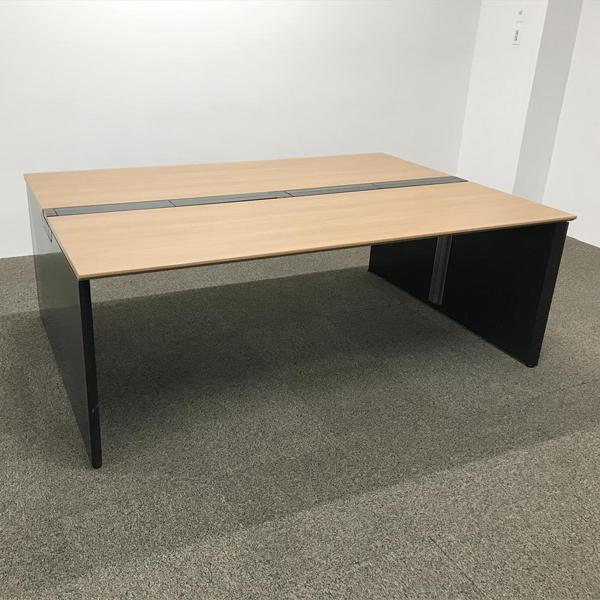 ■取り扱い番号DF-879616B■仕様メーカー : オカムラ製品名 : Pro Unit色素材 : ネオウッドミディアム外寸 : 幅2000mm 奥行き1400mm 高さ720mm ランク : Bランク■特徴配線口:直線タイプ天板:W20...