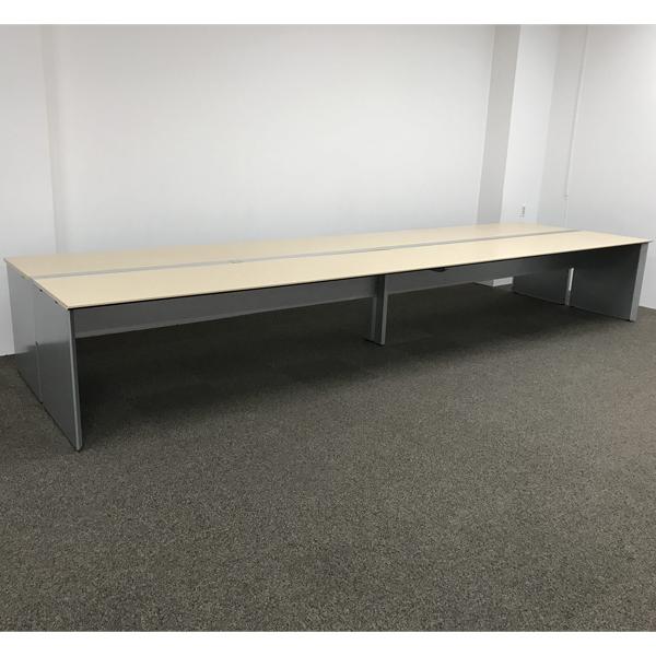 ■取り扱い番号DF-880330B■仕様メーカー : コクヨ製品名 : WorkVista色素材 : ライトナチュラル外寸 : 幅4800mm 奥行き1400mm 高さ720mm ランク : Bランク■特徴配線口:直線タイプ天板:W2400...
