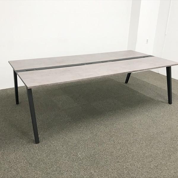 ■取り扱い番号DF-882783B■仕様メーカー : コクヨ製品名 : フリーアドレスデスク センティア 2枚天板 両面タイプ色素材 : モデストメタル外寸 : 幅2400mm 奥行き1200mm 高さ720mm ランク : Bランク■特徴...