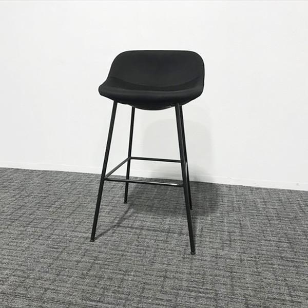 ■取り扱い番号IH-864066B■仕様メーカー : オカムラ製品名 : ハイチェア フロックス MG14AG FRU1色素材 : ブラック外寸 : 幅500mm 奥行き490mm 高さ950mm ランク : Bランク■特徴張地:布張り■関...