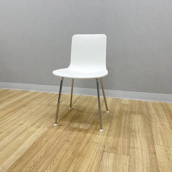 ■取り扱い番号IM-877895B■仕様メーカー : Vitra ヴィトラ製品名 : ミーティングチェア 肘無 ハルREチューブ スタッカブル 44020000色素材 : コットンホワイト外寸 : 幅470mm 奥行き490mm 高さ790...