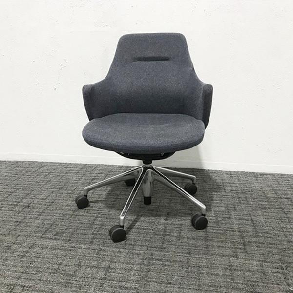 ■取り扱い番号IO-875494B■仕様メーカー : オカムラ製品名 : ライブスチェア ローバック ワークチェア 5本脚タイプ CD53BR FXW4色素材 : インディゴ外寸 : 幅582mm 奥行き530mm 高さ850mm ランク ...