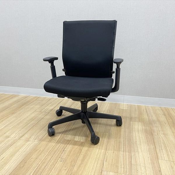 ■取り扱い番号IO-879720B■仕様メーカー : オカムラ製品名 : ESCUDO エスクードチェア色素材 : ブラック外寸 : 幅613mm 奥行き526mm 高さ927mm ランク : Bランク■特徴張地:布張り肘:上下・左右角度・...