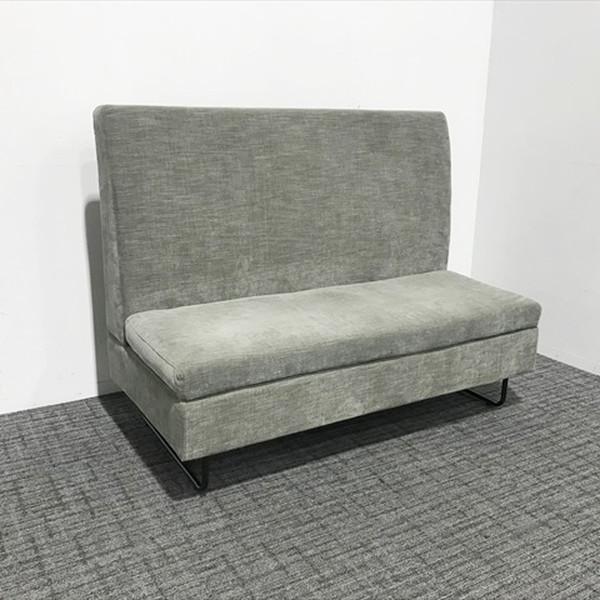 ■取り扱い番号IR-866687B■仕様製品名 : ロビーチェア 2人用 アスプルンド BWブースソファ色素材 : アッシュ外寸 : 幅1400mm 奥行き700mm 高さ1100mm ランク : Bランク■特徴張地:布張り脚:スチール粉体...