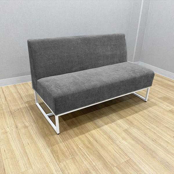 ■取り扱い番号IR-878820B■仕様製品名 : ロビーチェア 2人用 アスプルンド ワークプラス ベースドウィズ2Pベンチ色素材 : アッシュ外寸 : 幅1200mm 奥行き600mm 高さ720mm ランク : Bランク■特徴張地:布...