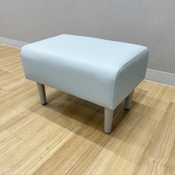 ■取り扱い番号IR-878848B■仕様製品名 : ロビーチェア 1人用 パブリックベンチ 背無色素材 : ブルー外寸 : 幅600mm 奥行き400mm 高さ400mm ランク : Bランク■特徴張地:PVCレザー脚フレーム:スチール 粉...