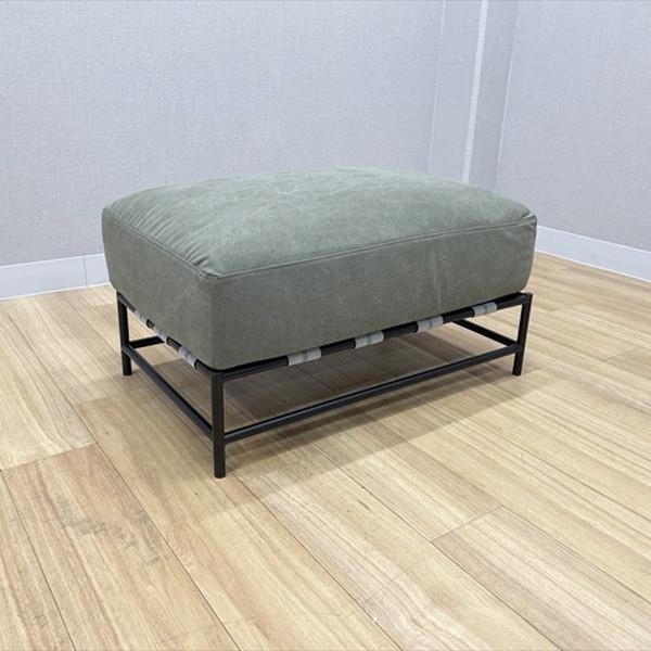 ■取り扱い番号IR-880281B■仕様製品名 : ロビーチェア 1人用 アスプルンド フィールドソファ色素材 : カーキ外寸 : 幅800mm 奥行き500mm 高さ400mm ランク : Bランク■特徴張地:布張りフレーム:スチール ブ...