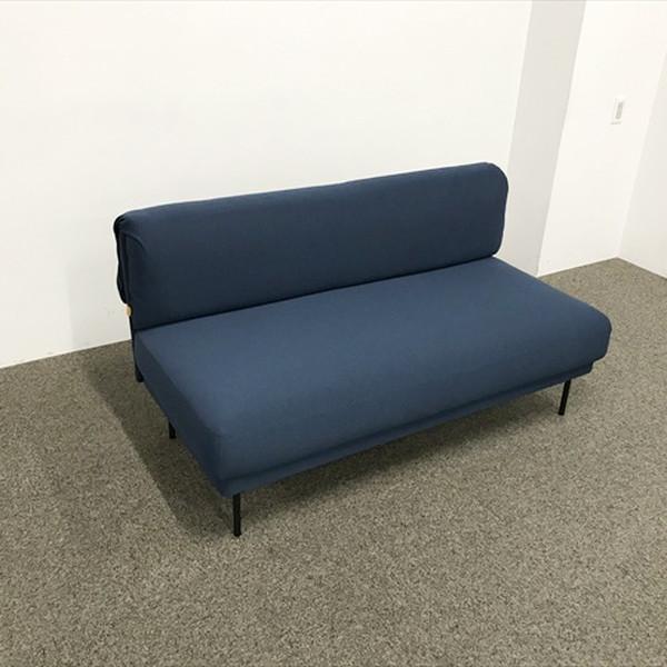 ■取り扱い番号IR-882250B■仕様メーカー : コクヨ製品名 : ロビーチェア 2人用 オスファ リラックスソファ ローバック NTKS-14NC-G2T71色素材 : ネイビー外寸 : 幅1400mm 奥行き765mm 高さ750m...