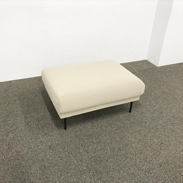 ■取り扱い番号IR-882256B■仕様メーカー : コクヨ製品名 : ロビーチェア オスファ ワークソファ ベンチタイプ NTKS-09NC-G21K1色素材 : ソフトベージュ外寸 : 幅900mm 奥行き650mm 高さ410mm ラ...