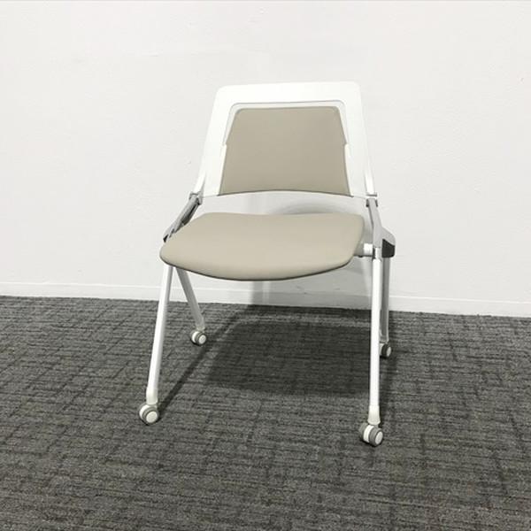 【商品概要】モダンなオフィスやカフェスタイルのミーティングスペースに溶け込みつつ、高い機能性を発揮します。【特徴】PUレザー： 背・座面には弾力のあるPUレザーを採用。撥水性に優れているため、万が一飲み物をこぼしてもサッと拭き取ることができ...