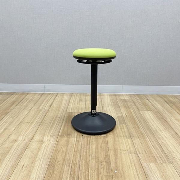 ■取り扱い番号IT-882212B■仕様メーカー : オカムラ製品名 : スツール 昇降式 ピルエット スイング脚スツール L122EA FSF5色素材 : ライムグリーン外寸 : 幅350mm 奥行き350mm 高さ565mm ランク :...