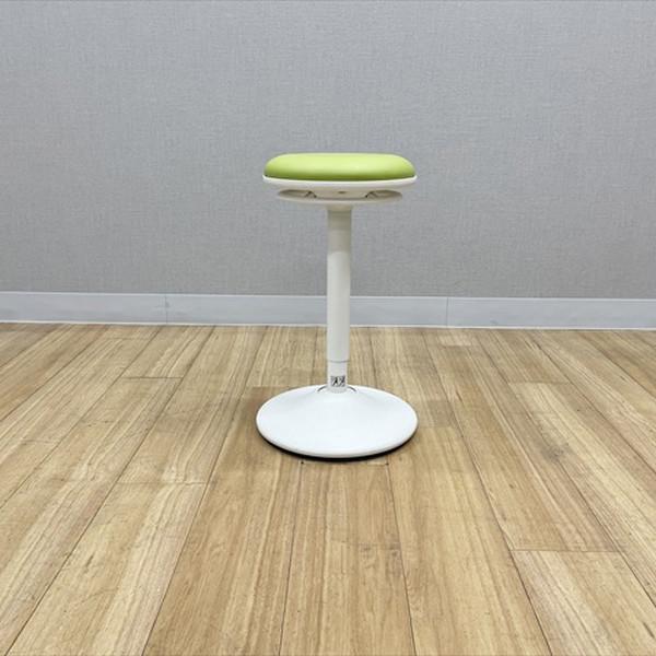 ■取り扱い番号IT-882380B■仕様メーカー : オカムラ製品名 : スツール 昇降式 ピルエット スイング脚タイプ L122EZ PD32色素材 : ライムグリーン外寸 : 幅350mm 奥行き350mm 高さ565mm ランク : ...
