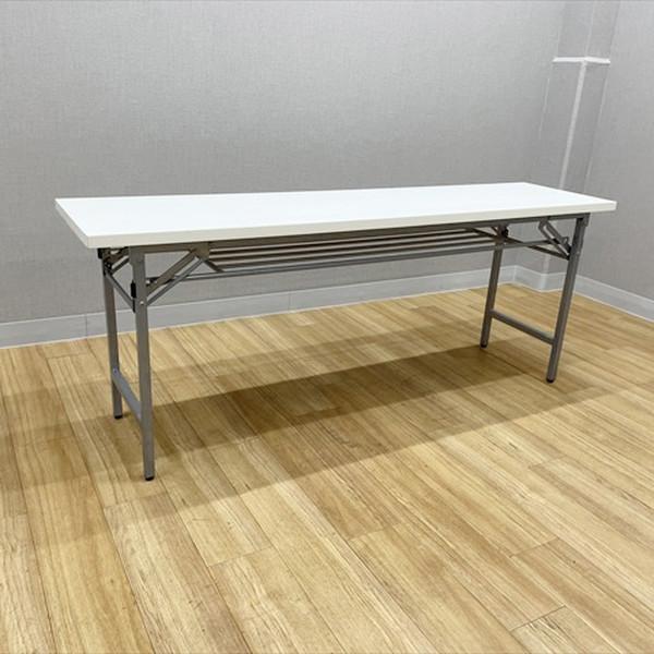 ■取り扱い番号TF-879568B■仕様製品名 : 脚折式会議テーブル 棚付色素材 : ホワイト外寸 : 幅1800mm 奥行き450mm 高さ700mm ランク : Bランク■特徴スライド式イベントの受付や簡易的な作業台、ちょっとした休憩...