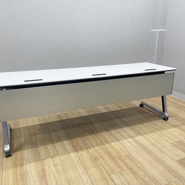 ■取り扱い番号TF-880020B■仕様メーカー : オカムラ製品名 : フラップ式会議テーブル インターアクトプロ 幕板付 81A4FE MH47色素材 : ホワイト外寸 : 幅2100mm 奥行き600mm 高さ720mm ランク : ...
