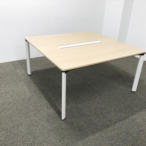 ■取り扱い番号TM-883855B■仕様メーカー : 内田洋行 ウチダ製品名 : ミーティングテーブル 要組立 2枚天板色素材 : プレーン外寸 : 幅1400mm 奥行き1400mm 高さ720mm ランク : Bランク■特徴配線口:1ヶ...