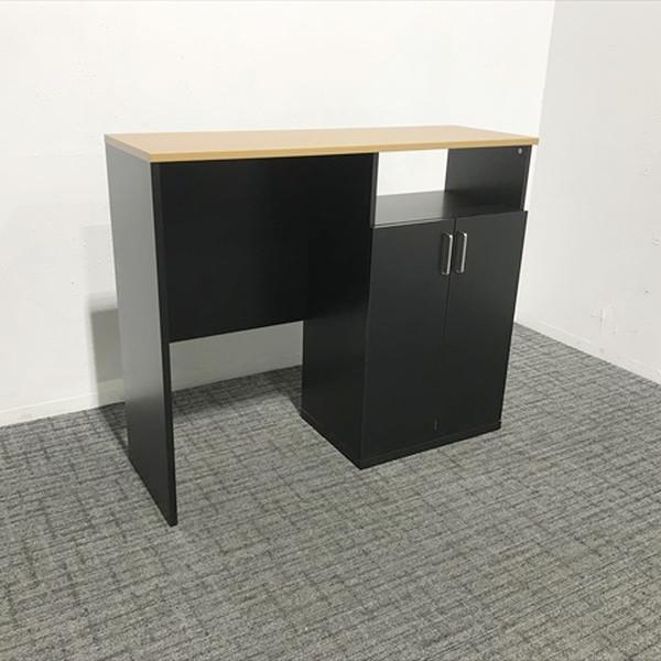 ■取り扱い番号UH-874411S■仕様製品名 : ハイカウンター アスプルンド カフェカウンター 片面タイプ色素材 : ブラック外寸 : 幅1200mm 奥行き400mm 高さ1000mm ランク : Sランク■特徴棚板1枚本体:プリント...