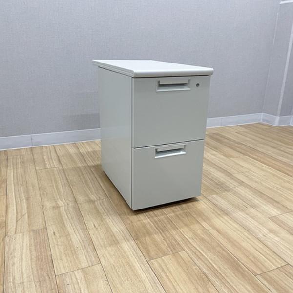 ■取り扱い番号WW-880792B■仕様メーカー : プラス製品名 : 脇デスク 2段 JS JS-047D-2 LGY色素材 : エルグレー外寸 : 幅400mm 奥行き700mm 高さ700mm ランク : Bランク■特徴天板:メラミン...