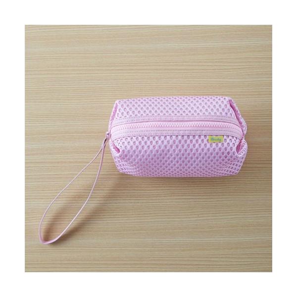 ■サイズ：120×220×95mm■＜素材＞■メッシュ本体：ポリエステル/ジッパーの縁■ストラップの持ち手部分：PU■ジッパー本体：PP樹脂■ジッパーのつまみ部分、トラップの金具、ボールチェーン：鉄■動物型タグ：紙■ブランドタグ：PVC■個...