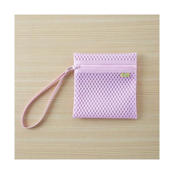 ■＜素材＞■メッシュ本体：ポリエステル■ジッパーの縁、ストラップの持ち手部分：PU■ジッパー本体：PP樹脂■ジッパーのつまみ部分、ストラップの金具、ボールチェーン：鉄■動物型タグ：紙■ブランドタグ：PVC■陳列用フックタグ：ナイロン■個包装：PP