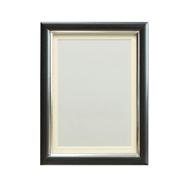 ■外寸：142 x 189mm■内寸：121 x 168mm■重量：220g■パッケージ：かぶせ箱（白箱）■対応サイズ：キャビネ判■柄：無地■本体：樹脂製■面材：ガラス縦横兼用スタンド付縦横 兼用・置きのみマット1枚付 [窓寸] 100 x...