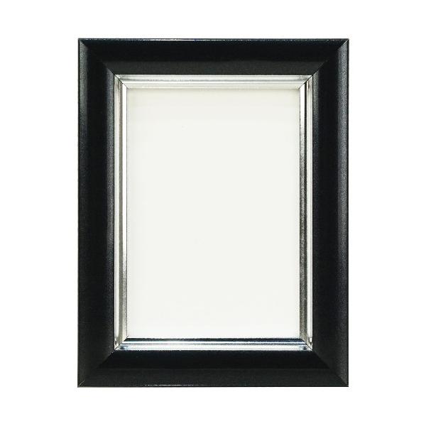 ■外寸：87×112mm■内寸：66×90mm■重量：80g■パッケージ：かぶせ箱（白箱）■対応サイズ：Lハーフ（63×89mm）■柄：無地■本体：樹脂製■面材：ガラス縦横兼用スタンド付置きのみ