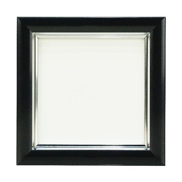 ■外寸：112×112mm■内寸：90×90mm■重量：100g■パッケージ：かぶせ箱（白箱）■対応サイズ：ましかく（89×89mm）■柄：無地■本体：樹脂製■面材：ガラス縦横兼用スタンド付置きのみ