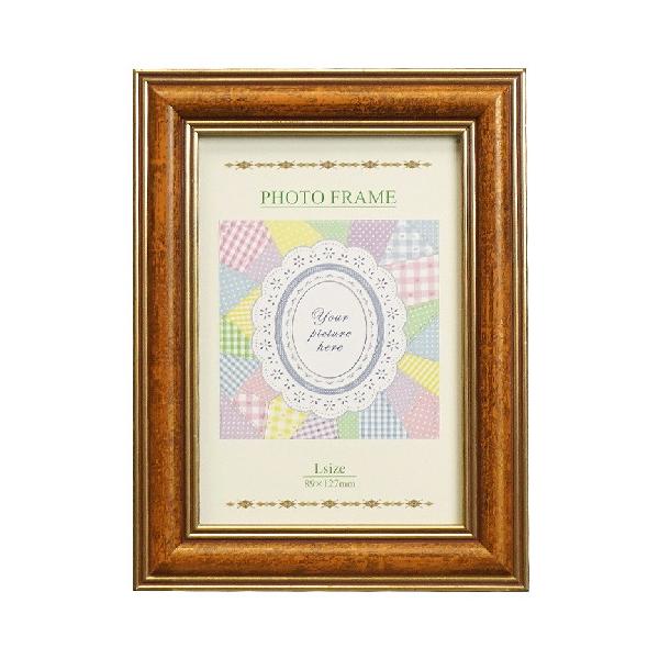 ■外寸：120 x 158mm■内寸：89 x 127mm■窓寸：80 x 118mm■重量：172g■パッケージ：かぶせ箱（白箱）■対応サイズ：L判■柄：デコラティブ■本体：樹脂製■面材：ガラス壁掛用金具（吊り紐無し）・縦横兼用スタンド付...