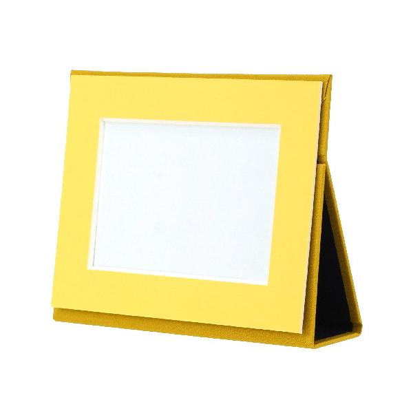 ■外寸：173×137×9ｍｍ（折りたたみ時）■窓寸：117×79mm■重量：100g■パッケージ：PP袋■対応サイズ：L判（89×127mm）■本体：紙、布置きのみ※窓に透明シートなどはついていません。