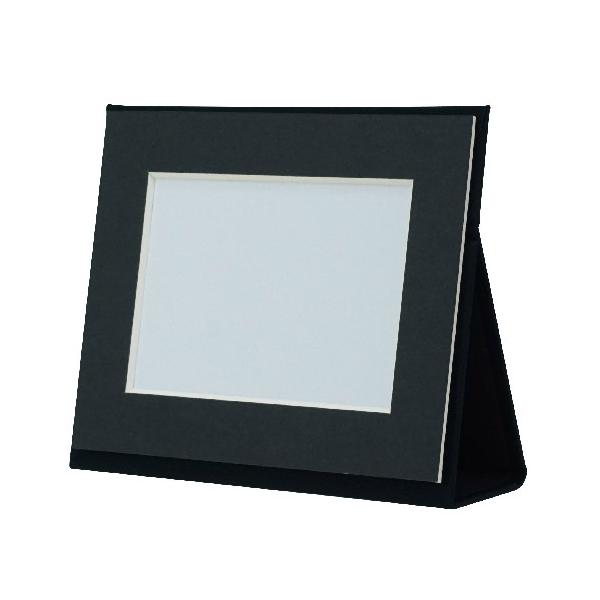 ■外寸：173×137×9ｍｍ（折りたたみ時）■窓寸：117×79mm■重量：100g■パッケージ：PP袋■対応サイズ：L判（89×127mm）■本体：紙、布置きのみ※窓に透明シートなどはついていません。