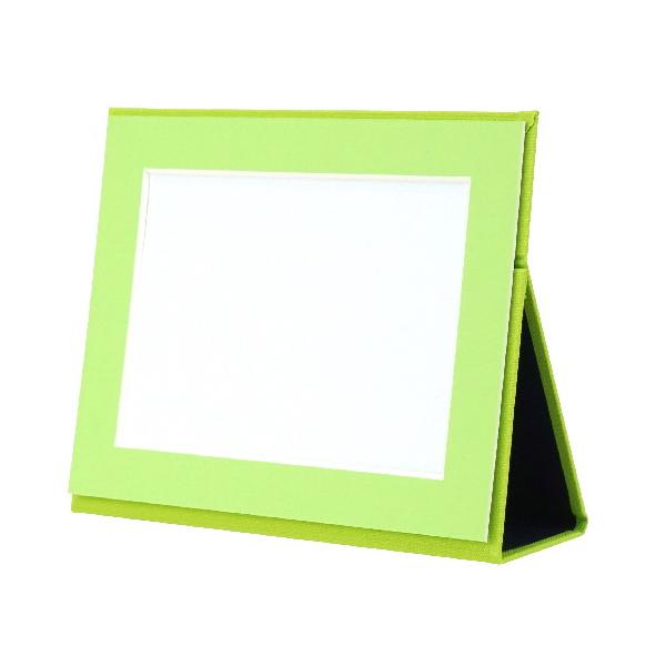 ■外寸：225×180×9mm（折りたたみ時）■窓寸：168×117mm■重量：170g■パッケージ：PP■対応サイズ：2L（127×178mm）■本体：紙、布置きのみ※窓に透明シートなどはついていません