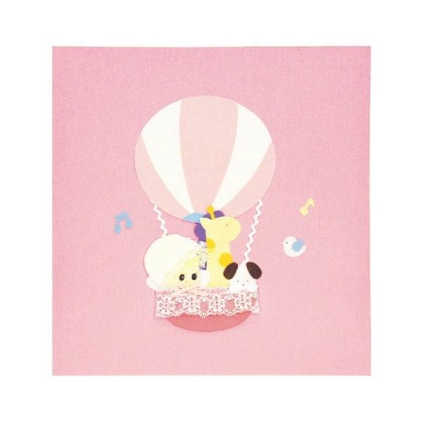 ■本体：タテ335×ヨコ325×背巾40mm■函：366×357×50mm■布地表紙■Ｌサイズ・プラコート台紙（ホワイト）10枚■育児記録8頁■タイトルカード付（誕生B）■オルゴール付（曲名：ブラームスの子守唄）■化粧函入■