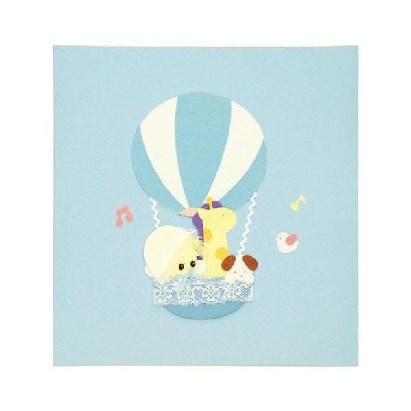 ■本体：タテ335×ヨコ325×背巾40mm■函：366×357×50mm■布地表紙■Ｌサイズ・プラコート台紙（ホワイト）10枚■育児記録8頁■タイトルカード付（誕生B）■オルゴール付（曲名：ブラームスの子守唄）■化粧函入■