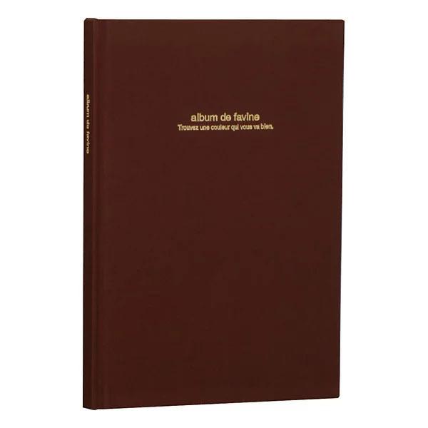 サイズ タテ262×ヨコ188×背巾17mm表紙 布地表紙台紙 Ｂ5サイズ100年台紙（ブラック）10枚写真貼付面積 タテ239×ヨコ157mm　 フリーポケット付（ＣＤ、ＤＶＤ、Ｌ判プリント収納可能）　 透明カバー付本体重量 600ｇ