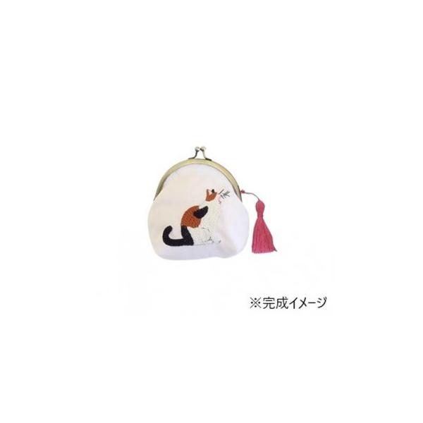 表面用に2種類のパターン用の糸が付属しており、お好きな色の糸を使って、ネコのししゅうを楽しんでいただけます。ちょっとした小物入れにお使いいただけるサイズです。