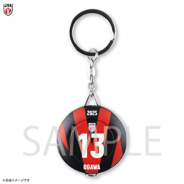 【商品について】小ぶりで持ち運びに便利なキーホルダータイプの巻き取り式ロールメジャーです。メジャーは背面のボタンを押すと自動で巻き戻ります。本体素材：:ABS樹脂(本体)・ポリファイバー(テープ)サイズ：Φ40×D15mm/長さ：1500m...