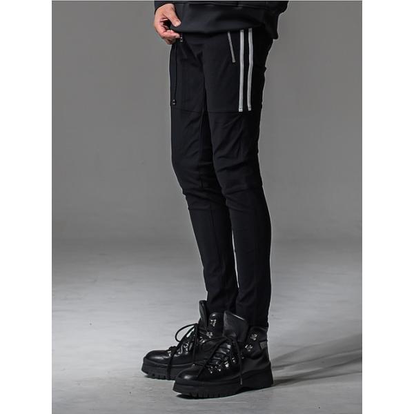 RESOUND CLOTHING リサウンドクロージング25,000 円 (税込 27,500 円)定番としての安心感が魅力のナイロンラインパンツジョンソン快適な素材感と、スポーツ仕様を合わせたナイロンイージーパンツ素材はハリがありながら驚...