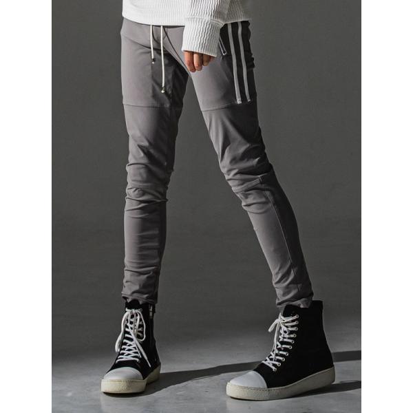 【発売日：2026年09月30日】RESOUND CLOTHING リサウンドクロージング26,000 円 (税込 28,600 円)定番としての安心感が魅力のナイロンラインパンツジョンソン快適な素材感と、スポーツ仕様を合わせたナイロンイー...