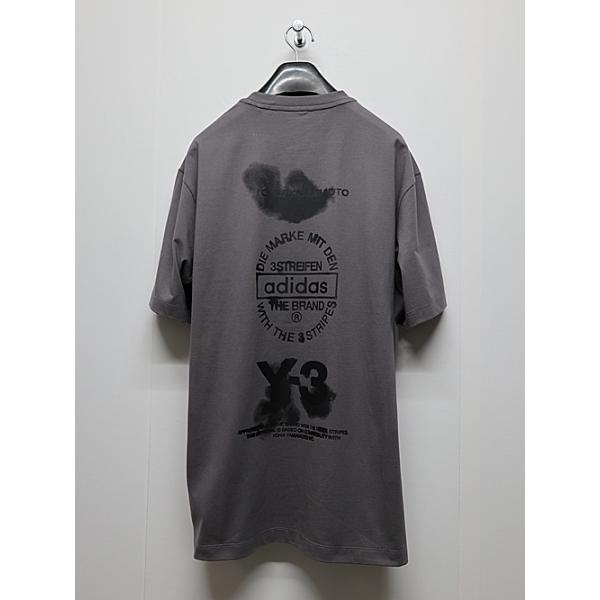 Y-3 ワイスリー24,000 円 (税込 26,400 円)QUALITY100% CottonSIZE　M　　L肩幅　49　51cm肩袖　24　25cm身幅　56　58cm着丈　73　75cmmade in Thailand