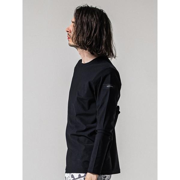 RESOUND CLOTHING リサウンドクロージング14,000 円 (税込 15,400 円)新作のナイロンロングスリーブシンプルなものほど素材とシルエットに拘りたい袖はやや細く、オーバーサイズすぎない程よく緩い身幅ゆとりがあるのにス...