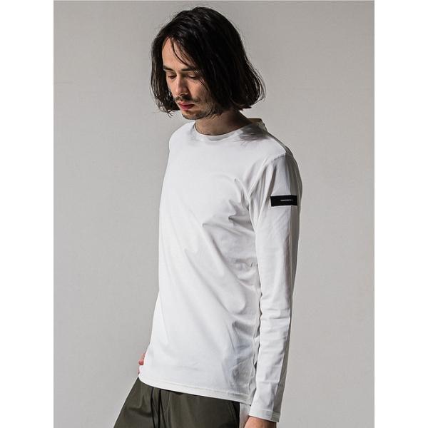 RESOUND CLOTHING リサウンドクロージング14,000 円 (税込 15,400 円)新作のナイロンロングスリーブシンプルなものほど素材とシルエットに拘りたい袖はやや細く、オーバーサイズすぎない程よく緩い身幅ゆとりがあるのにス...