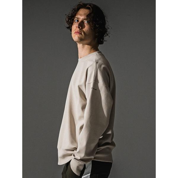【発売日：2026年10月31日】RESOUND CLOTHING リサウンドクロージング22,000 円 (税込 24,200 円)ライトオンスのブリスターニットトレーナー素材はダブルフェイスブリスターニット幾何模様のストライプ柄を織りで...