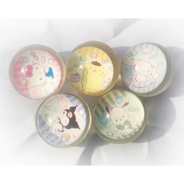 ハローキティ、クロミ、シナモロール、ポチャコ、ポムポムプリンがミックスではいったサンリオキャラクターののスーパーボールです。もちろん水にうくのでスーパーボールすくいに使えます。直径２７ミリサイズ２５個入りサイズ：直径約２７ミリ色、絵柄は予告...